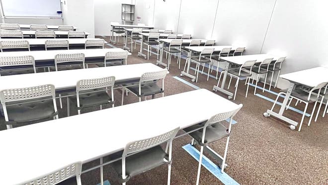 ☆NEW☆【梅田駅直結/阪急ターミナルビル内】無料備品多数!会議・研修・試験会場・WEBセミナー【C会議室】の写真2