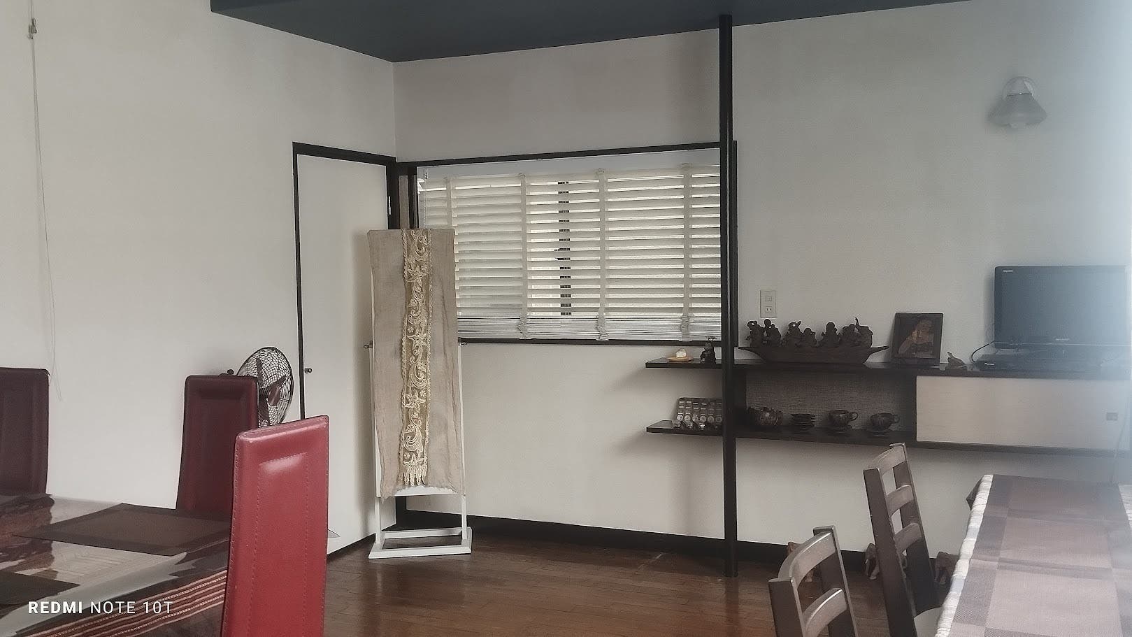 神泉駅徒歩数十秒！　日本家屋2階の10畳　ギャラリー使用可　電子ピアノありの写真4