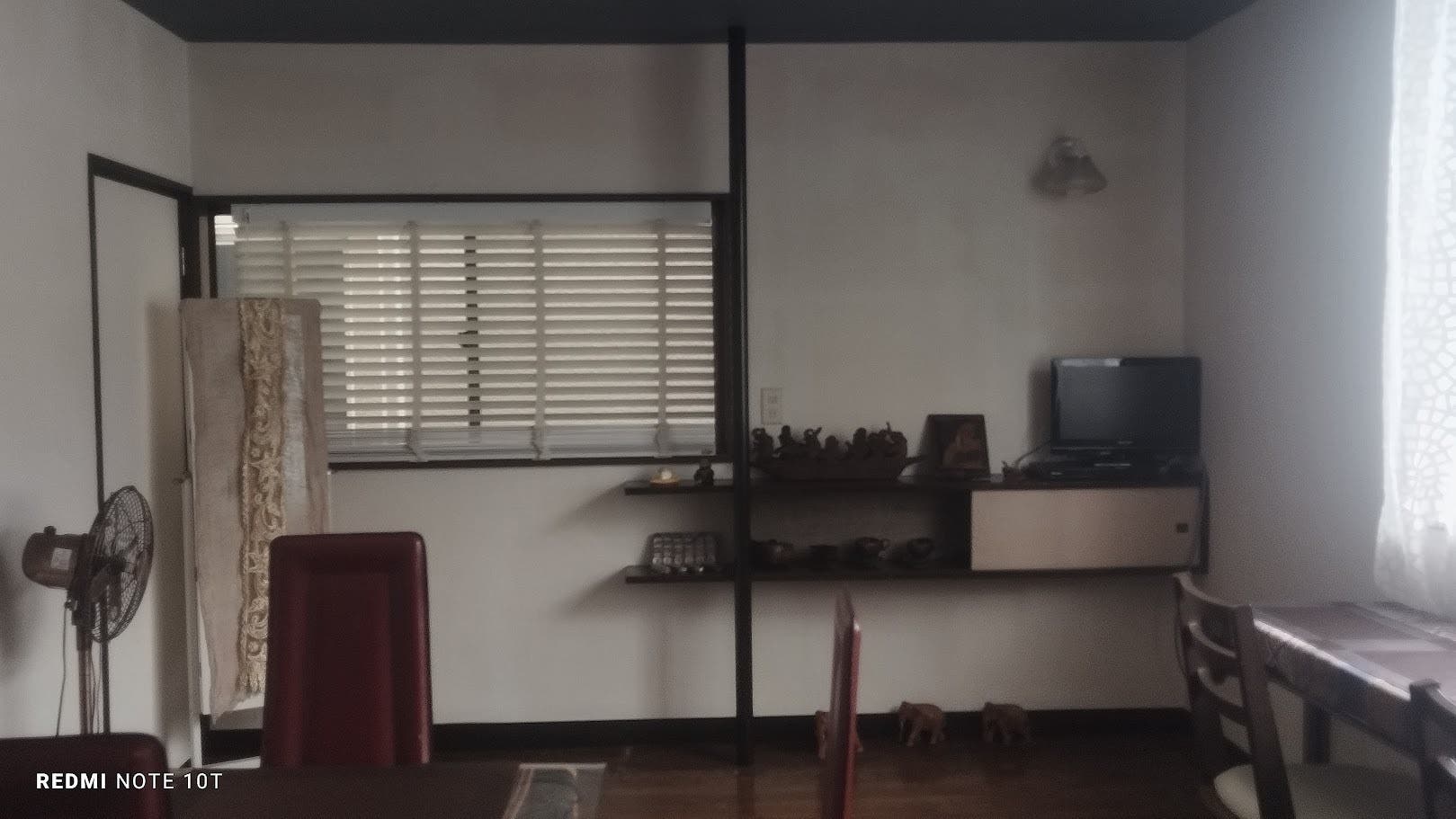 神泉駅徒歩数十秒！　日本家屋2階の10畳　ギャラリー使用可　電子ピアノありの写真2