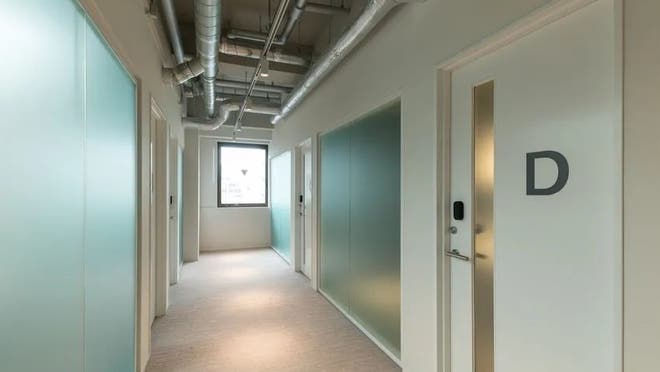 【水天宮前駅 徒歩5分】会議・勉強会・面接・配信etc スタイリッシュな貸会議室★WiFi完備の会議室Aの写真3