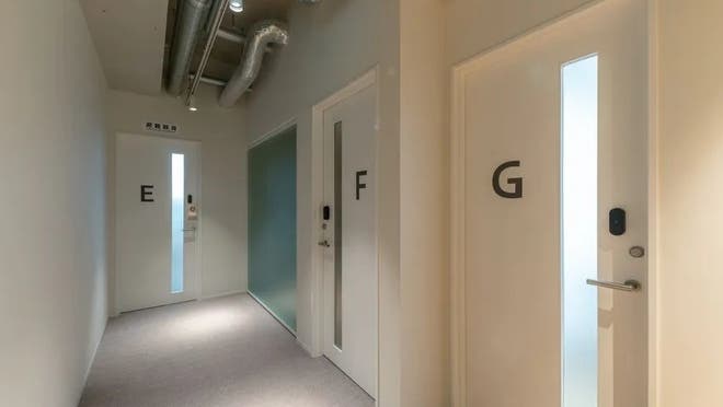 【水天宮前駅 徒歩5分】会議・勉強会・面接・配信etc スタイリッシュな貸会議室★WiFi完備の会議室Aの写真4