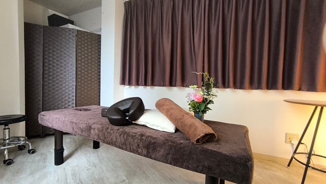 大好評!NEW本格施術ベッド&顔枕【赤羽駅スグ】集客、来店しやすいプライベート空間🍀大判タオル.ブランケット利用可🍀の写真2