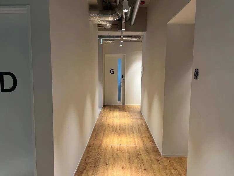 【水天宮前駅 徒歩5分】会議・勉強会・面接・配信etc　スタイリッシュな貸会議室★Wifi完備の会議室Eの写真4