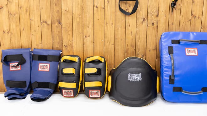 【茅場町、水天宮駅徒歩5分】スミスマシン、ダンベル、グローブ・ミット、完備の完全個室ジム パーソナルジムレグルスの写真7