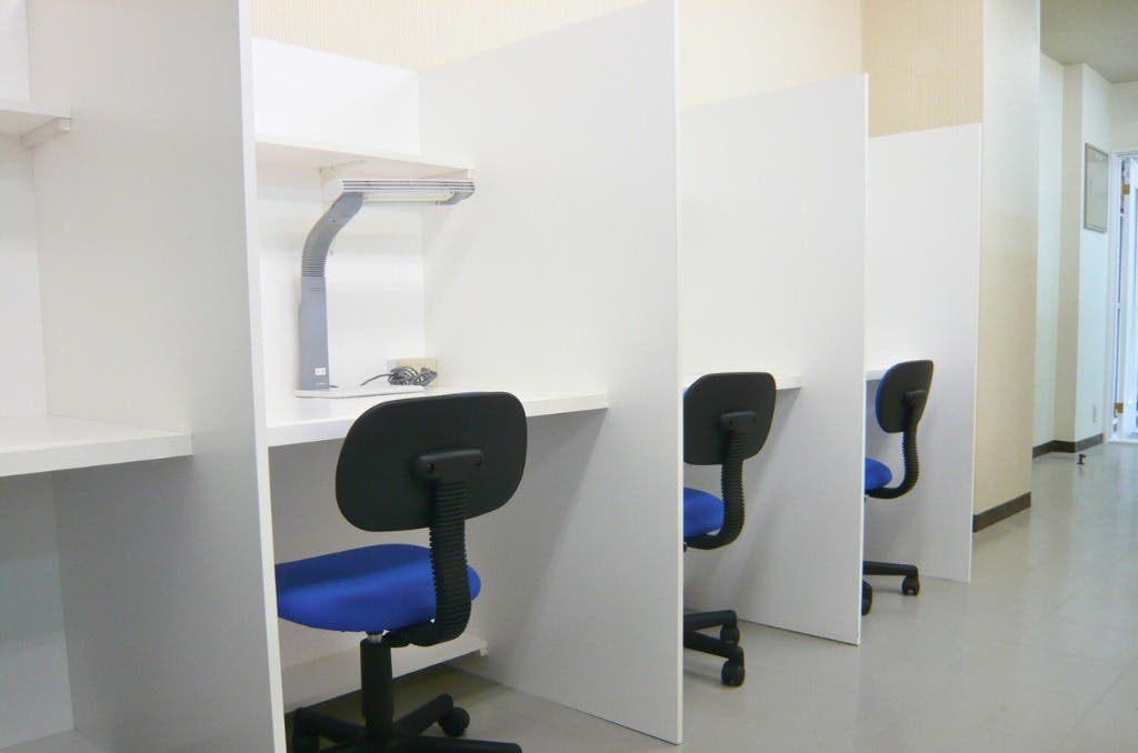 【まなびステーション厚木】サイレントエリア 21番席の写真1