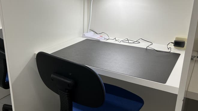 【まなびステーション厚木】サイレントエリア 21番席の写真5