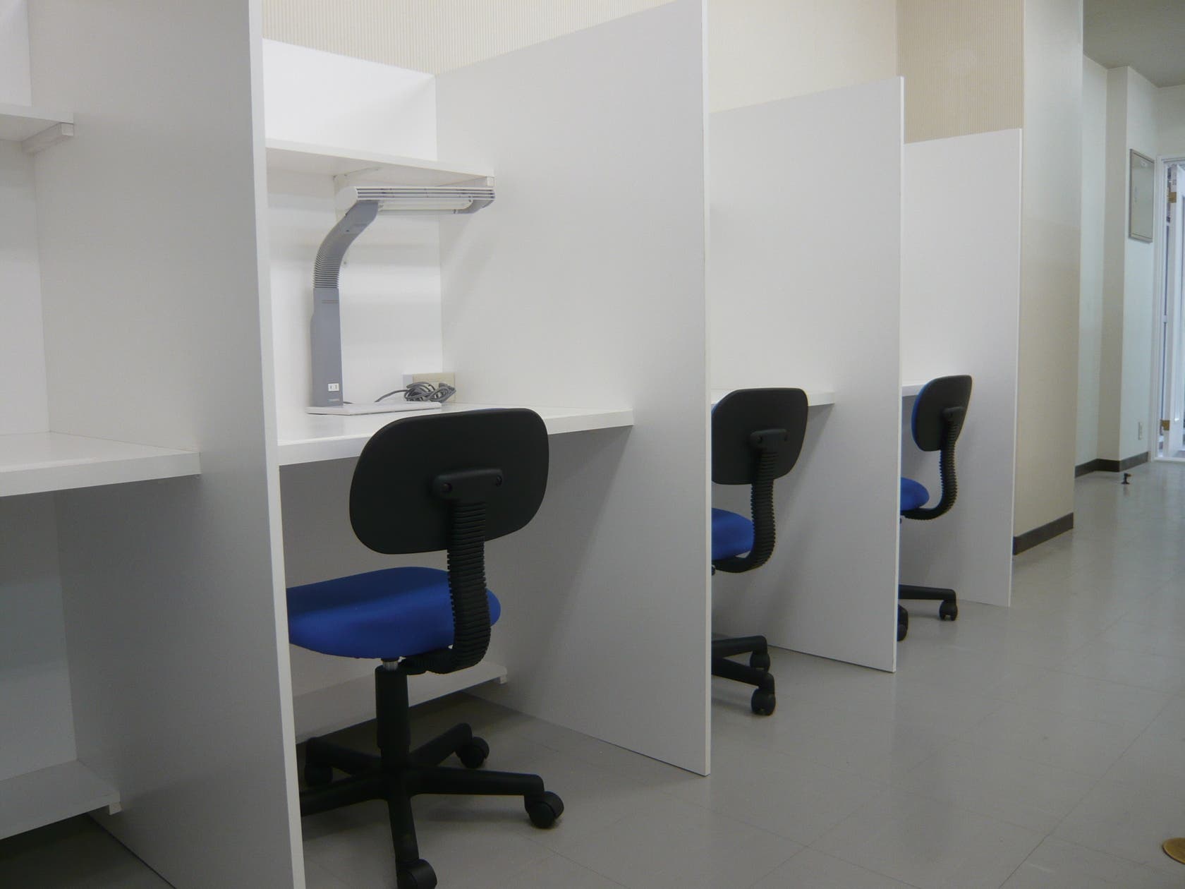 【まなびステーション厚木】サイレントエリア 21番席の写真8