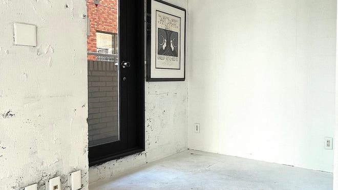 表参道駅から徒歩3分、自然光とアイアン窓が特徴ある撮影スタジオ。展示会などにもご利用いただけます。の写真4