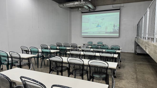 【平日会議室利用限定】栄テレビ塔から徒歩5分の好立地200㎡天井高4.5m 会議室仕様|アルベホール名古屋の写真5