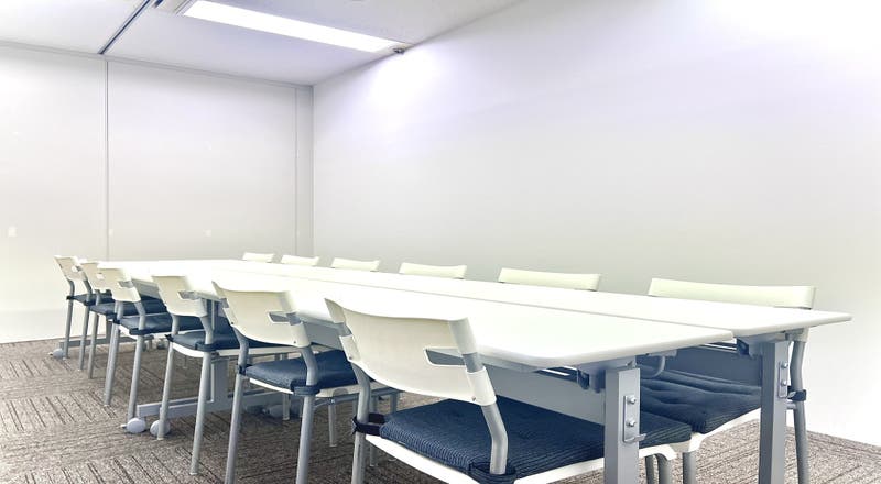☆NEW☆【梅田駅直結/阪急ターミナルビル内】無料備品多数！少人数の会議・面談・レッスン・テレワーク【ミーティングルーム】