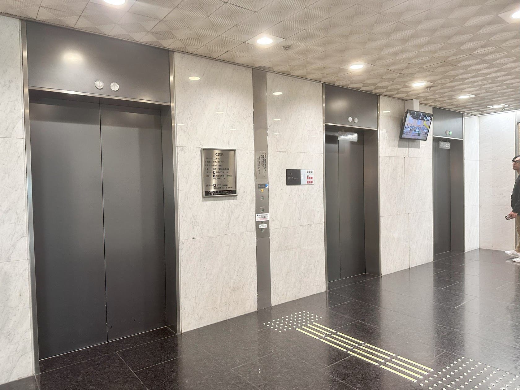 ☆NEW☆【梅田駅直結/阪急ターミナルビル内】無料備品多数！少人数の会議・面談・レッスン・テレワーク【ミーティングルーム】の写真8