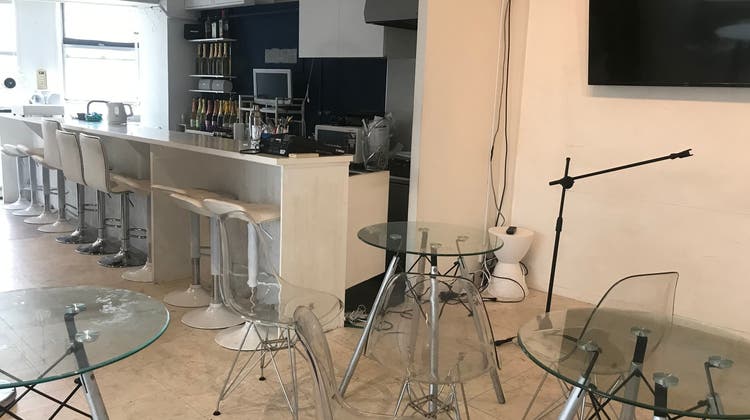 お手軽にお店のオーナに!激安ライブBAR!ミニライブスペース付き!新宿御苑前駅から徒歩5分!超目立つビル、外に看板出せます!の写真1