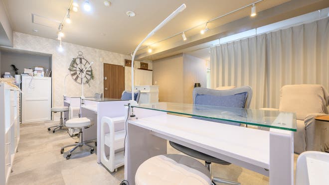 【秋葉原駅徒歩1分】ネイルスペース②(真ん中)の写真2