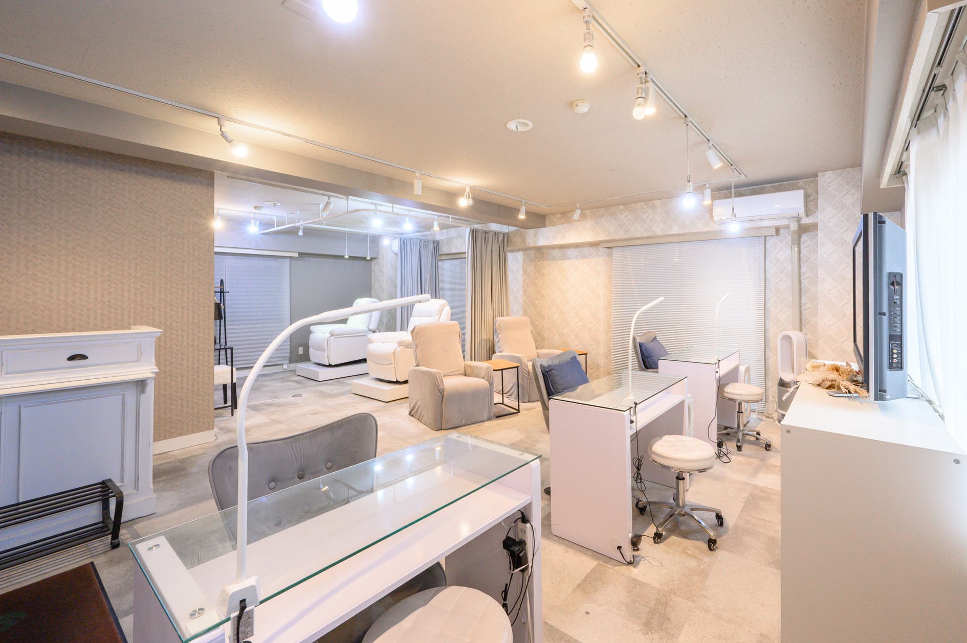 【秋葉原駅徒歩1分】ネイルスペース②(真ん中）の写真7