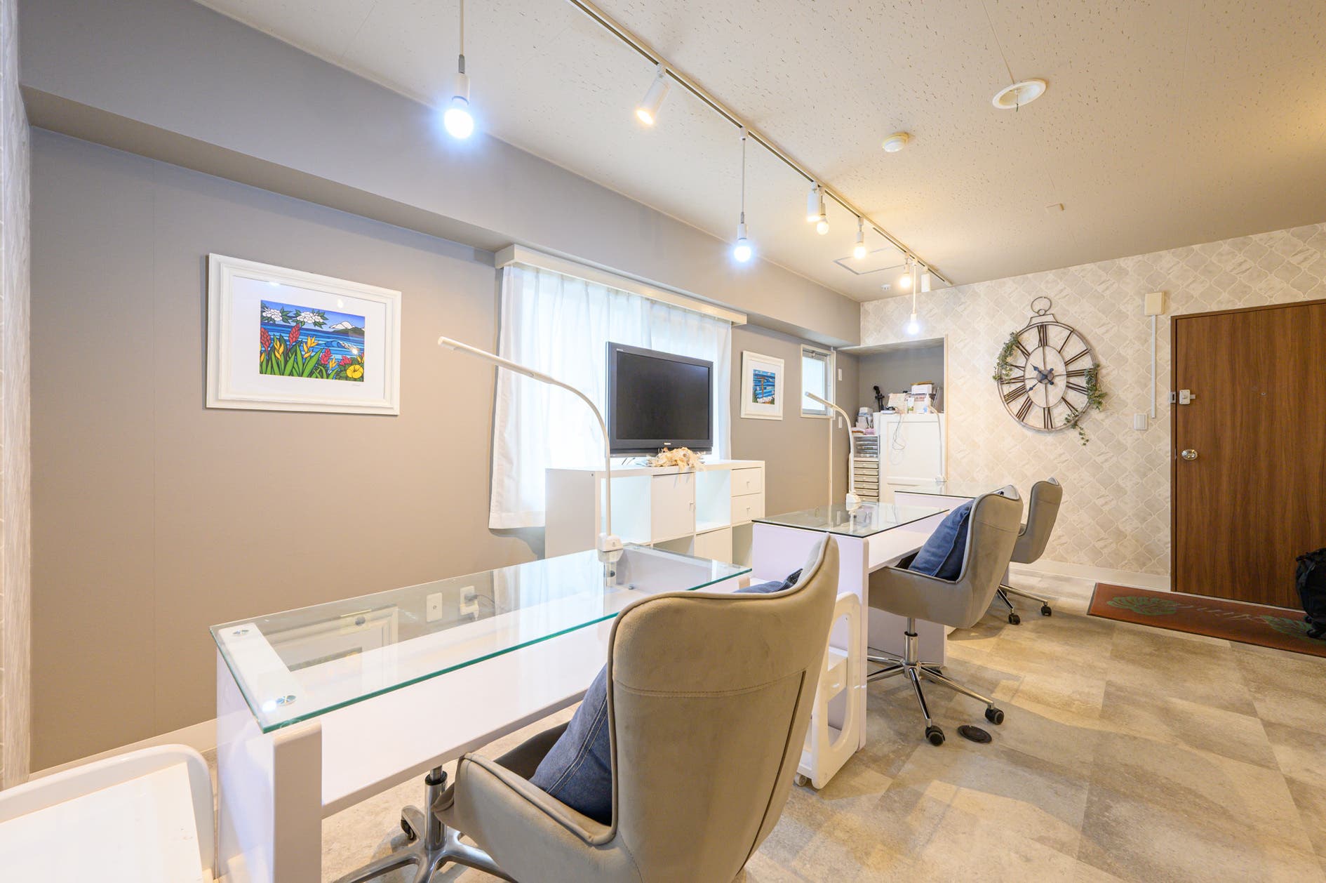 【秋葉原駅徒歩1分】ネイルスペース②(真ん中）の写真8