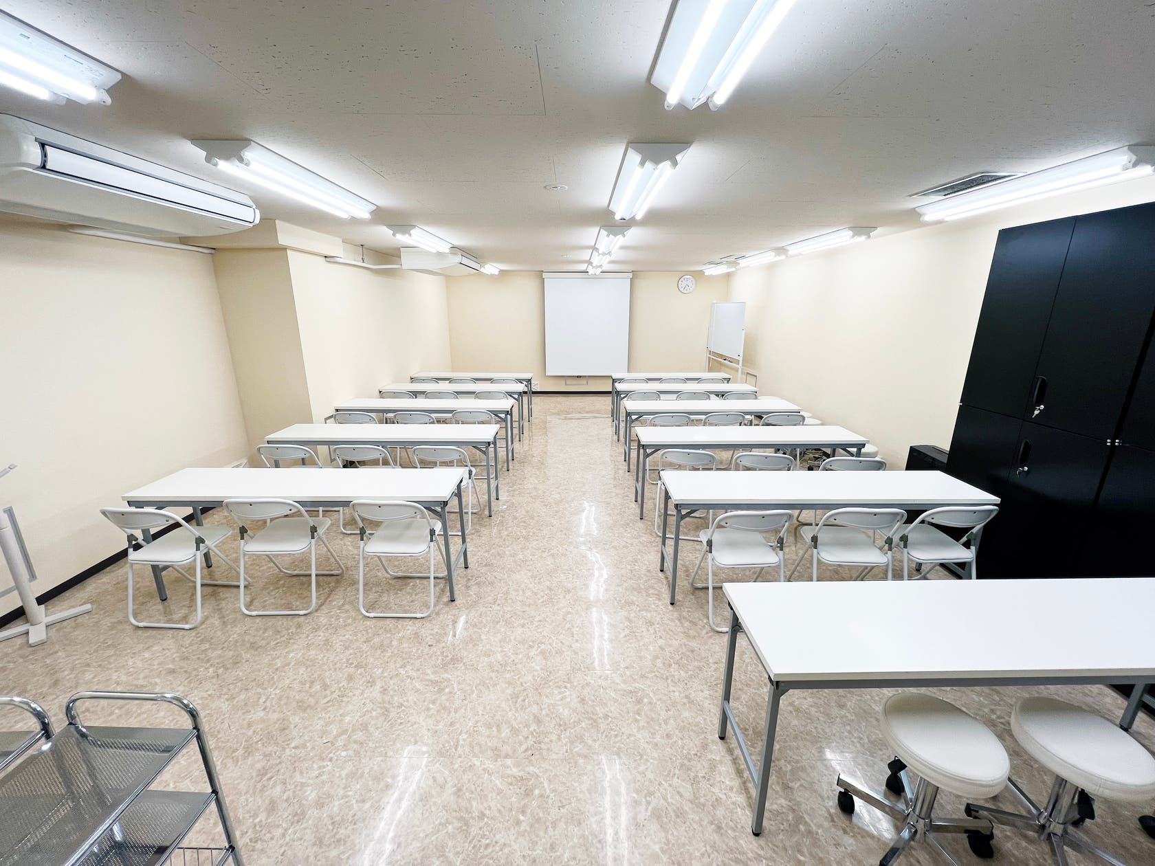 【御茶ノ水駅８分】セミナー・施術研修・撮影・配信できるスペースでは最安値の写真1