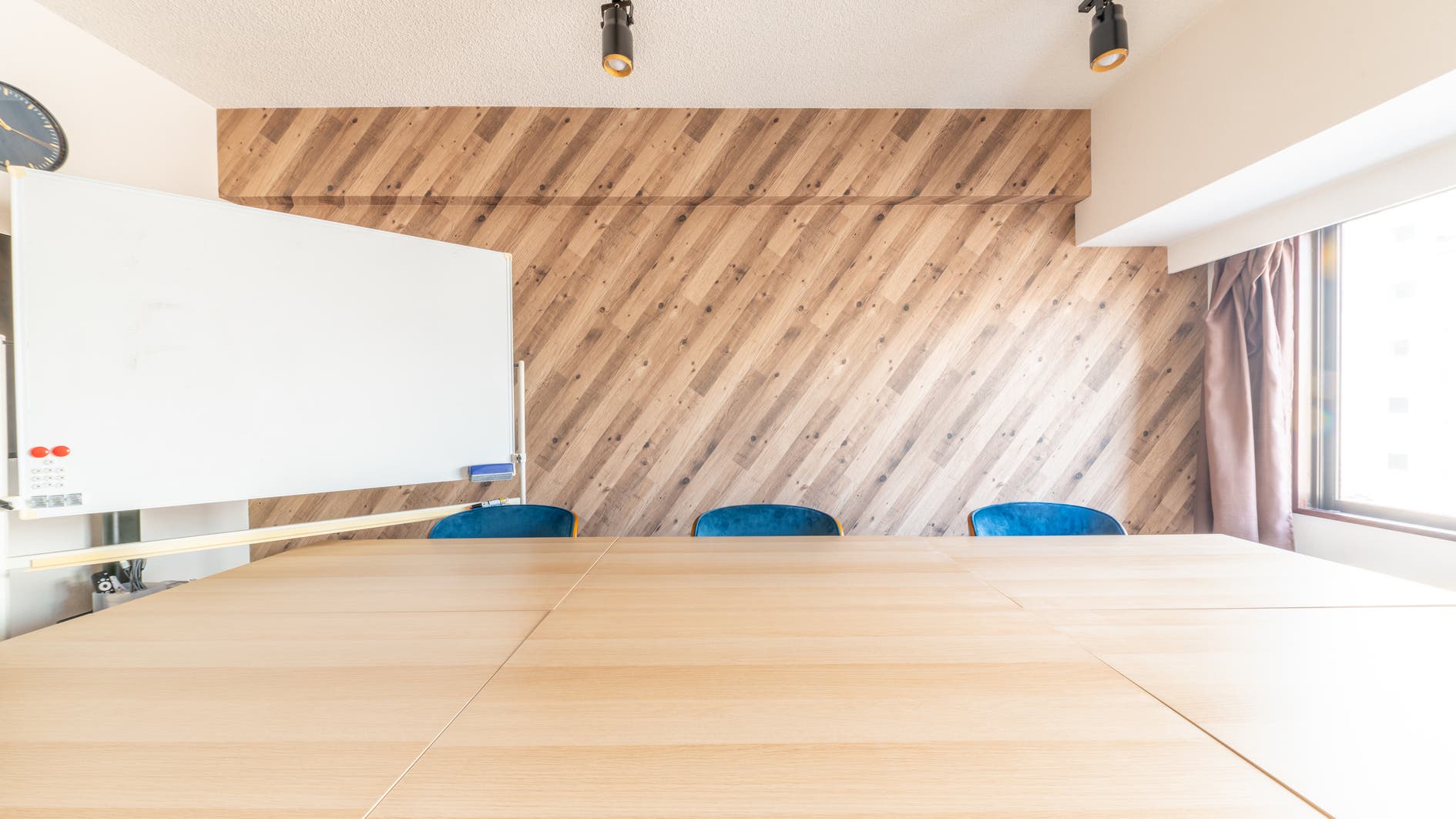 スペモ🧑🏻‍💻NURO光 高速WIFI💻️新大阪駅1分❗️会議💻ワークショップ👨‍🏫撮影🎥653_NEXTAKE会議室新大阪の写真7