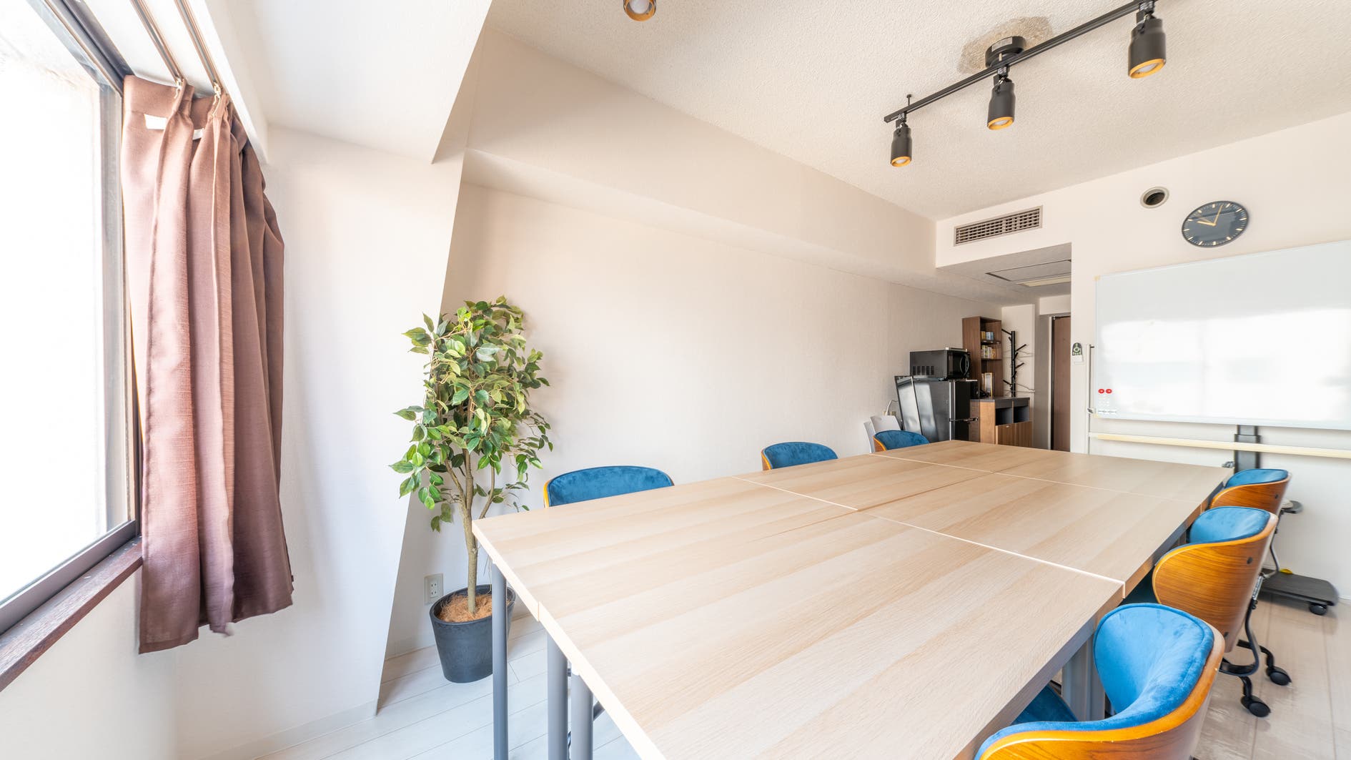 スペモ🧑🏻‍💻NURO光 高速WIFI💻️新大阪駅1分❗️会議💻ワークショップ👨‍🏫撮影🎥653_NEXTAKE会議室新大阪の写真19