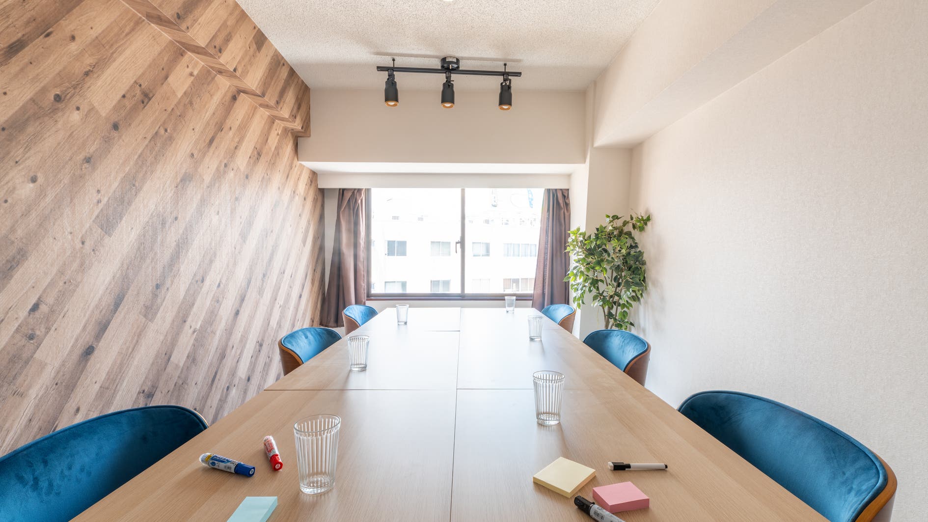 スペモ🧑🏻‍💻NURO光 高速WIFI💻️新大阪駅1分❗️会議💻ワークショップ👨‍🏫撮影🎥653_NEXTAKE会議室新大阪の写真10