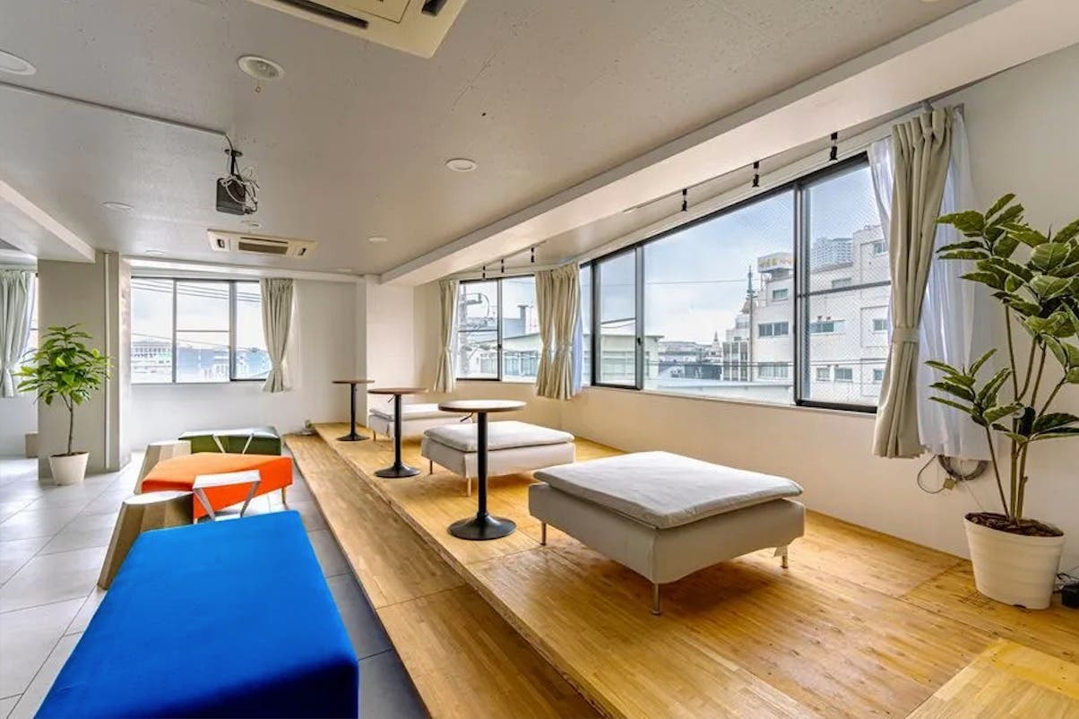 【金山駅5分】広々64㎡！自然光たっぷりマルチスタジオ／撮影機材＆プロジェクター完備｜懇親会＆ビジネス利用◎_リンクスペース金山の写真1