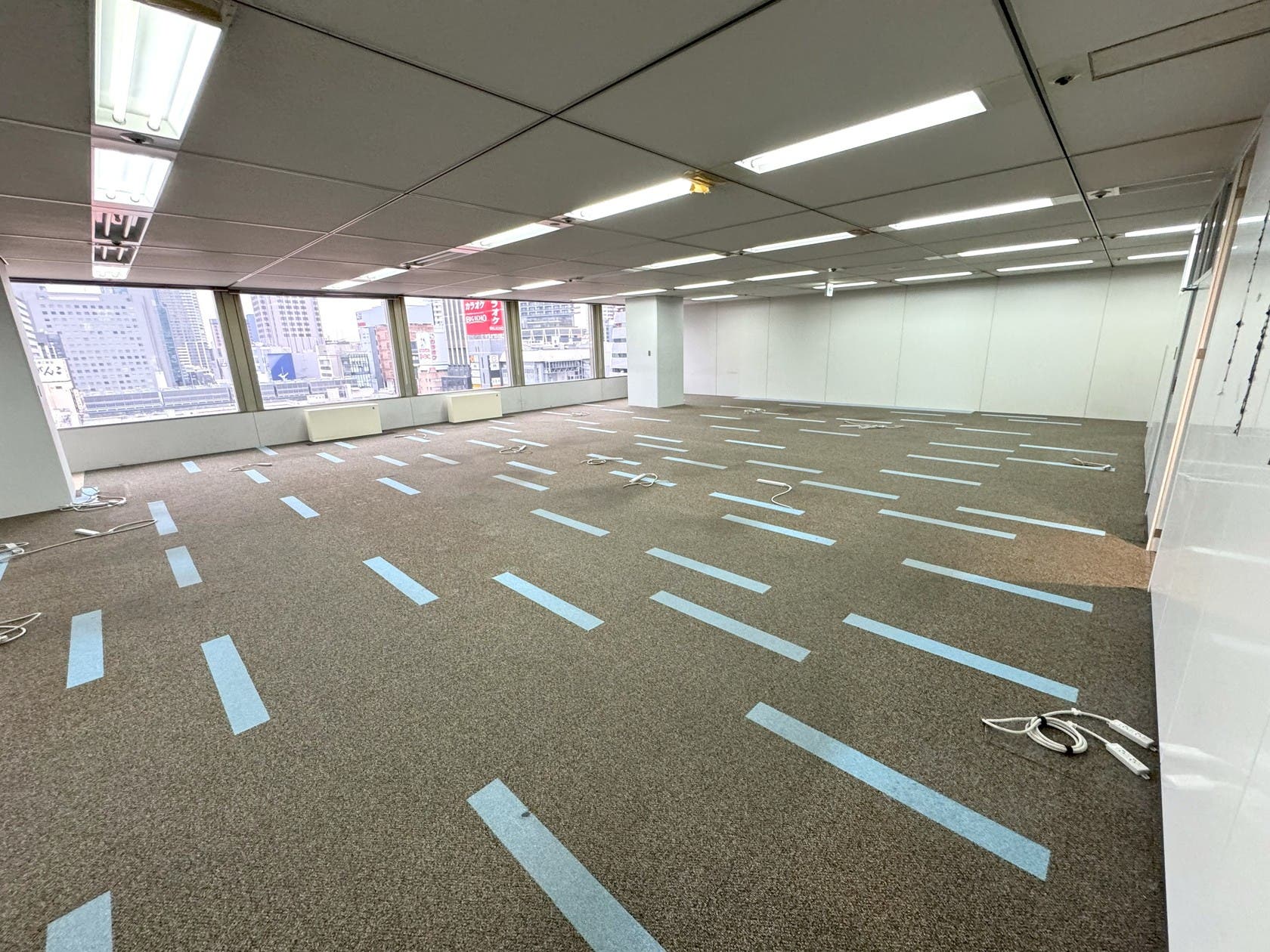 ☆NEW☆【梅田駅直結/阪急ターミナルビル内】無料備品多数！会議・研修・試験会場・WEBセミナー【B会議室】の写真14