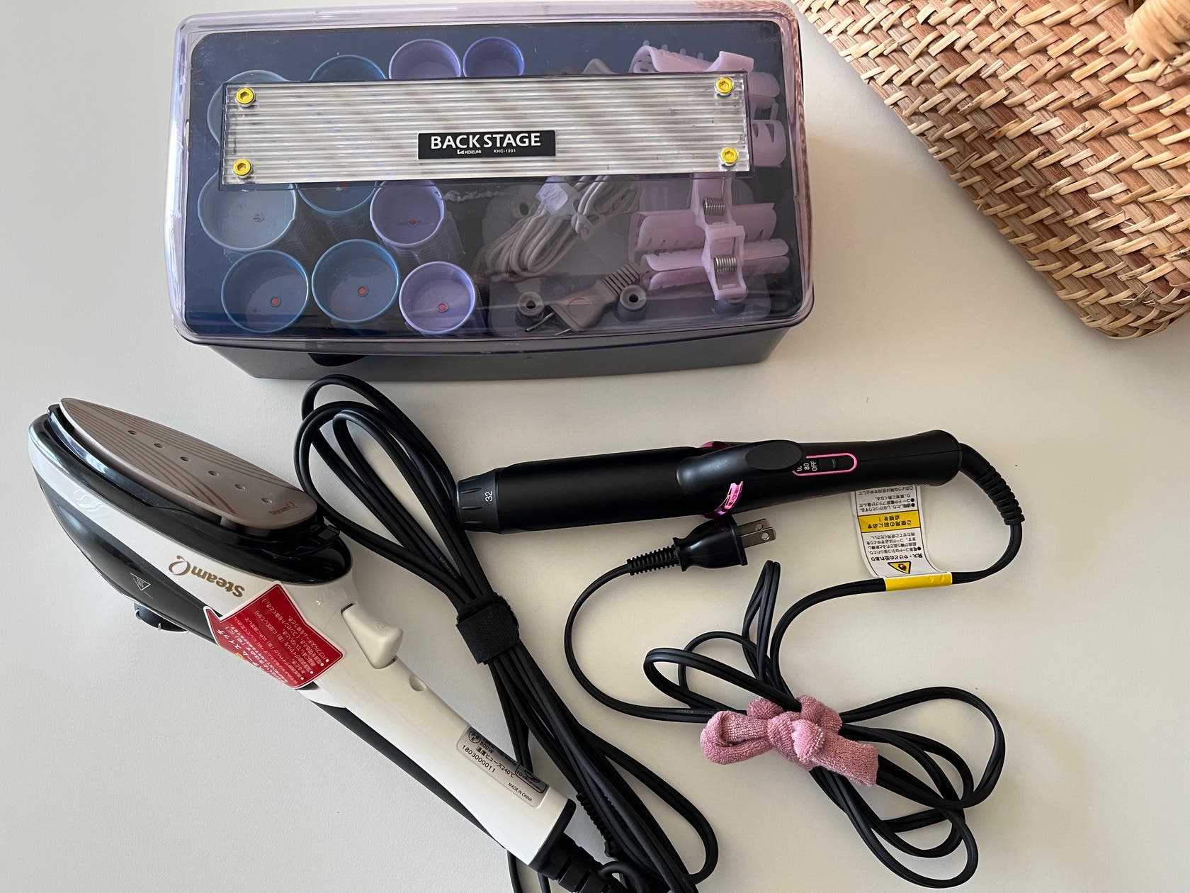 ピンクベースのガーリーなスペースの写真5