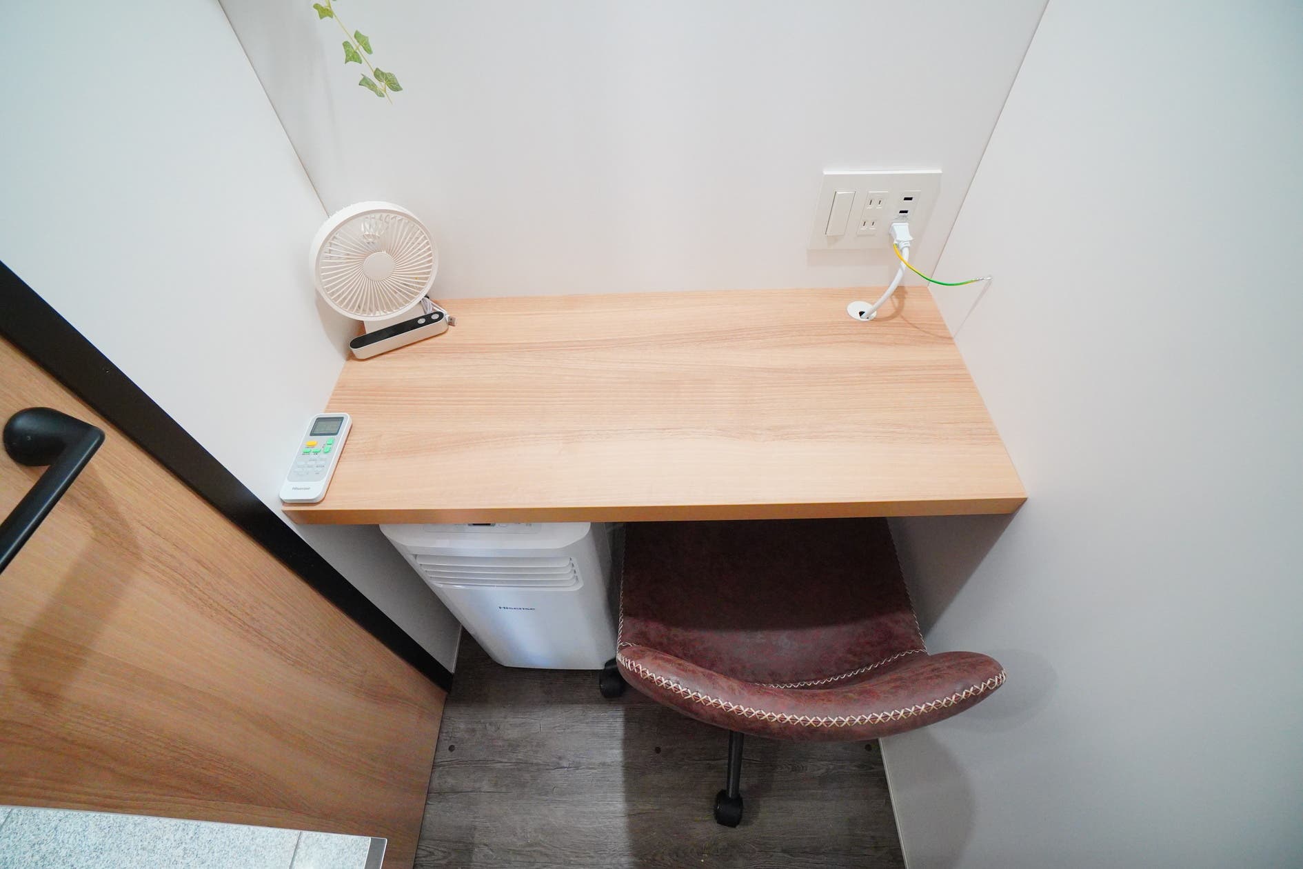 ＜SoloWork新大阪東口No.2＞日曜営業開始！完全個室ワークブース💼Wi-Fi📶電源🔌テレワーク/ZOOM/自習の写真5