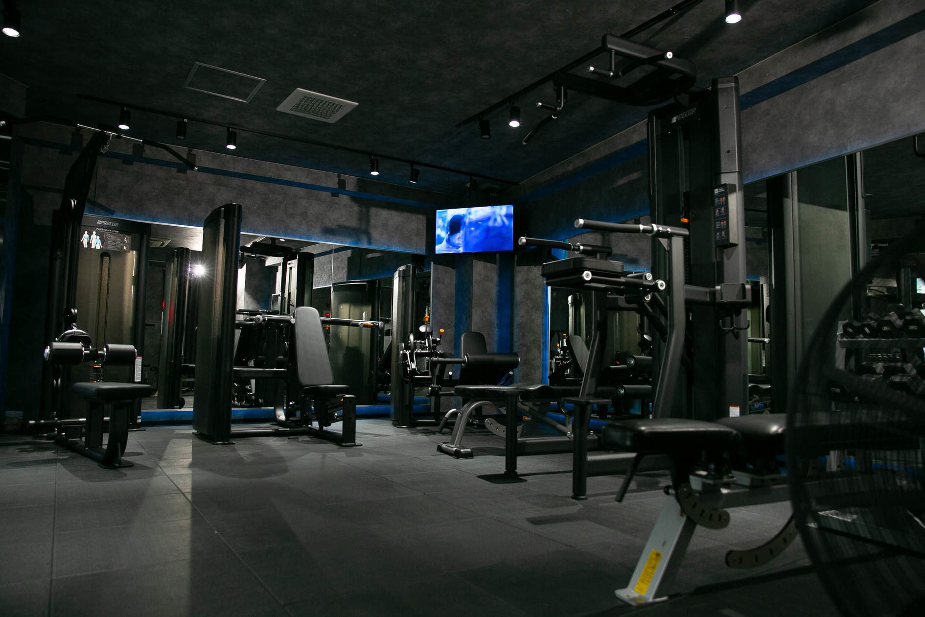 【大井町駅徒歩5分】PRECOR社製豪華業務用マシン完備！ビル１フロア完全貸切！バイクやバトルロープの有酸素運動もOKの写真5