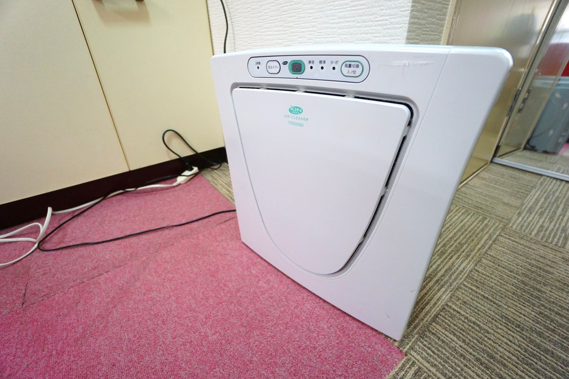 ＜写話室赤坂＞【オープニングキャンペーン✨】赤坂駅徒歩1分🚃完全個室✨Wi-Fi📶プロジェクタ🎥背景布/三脚/リングライトあり💡の写真11