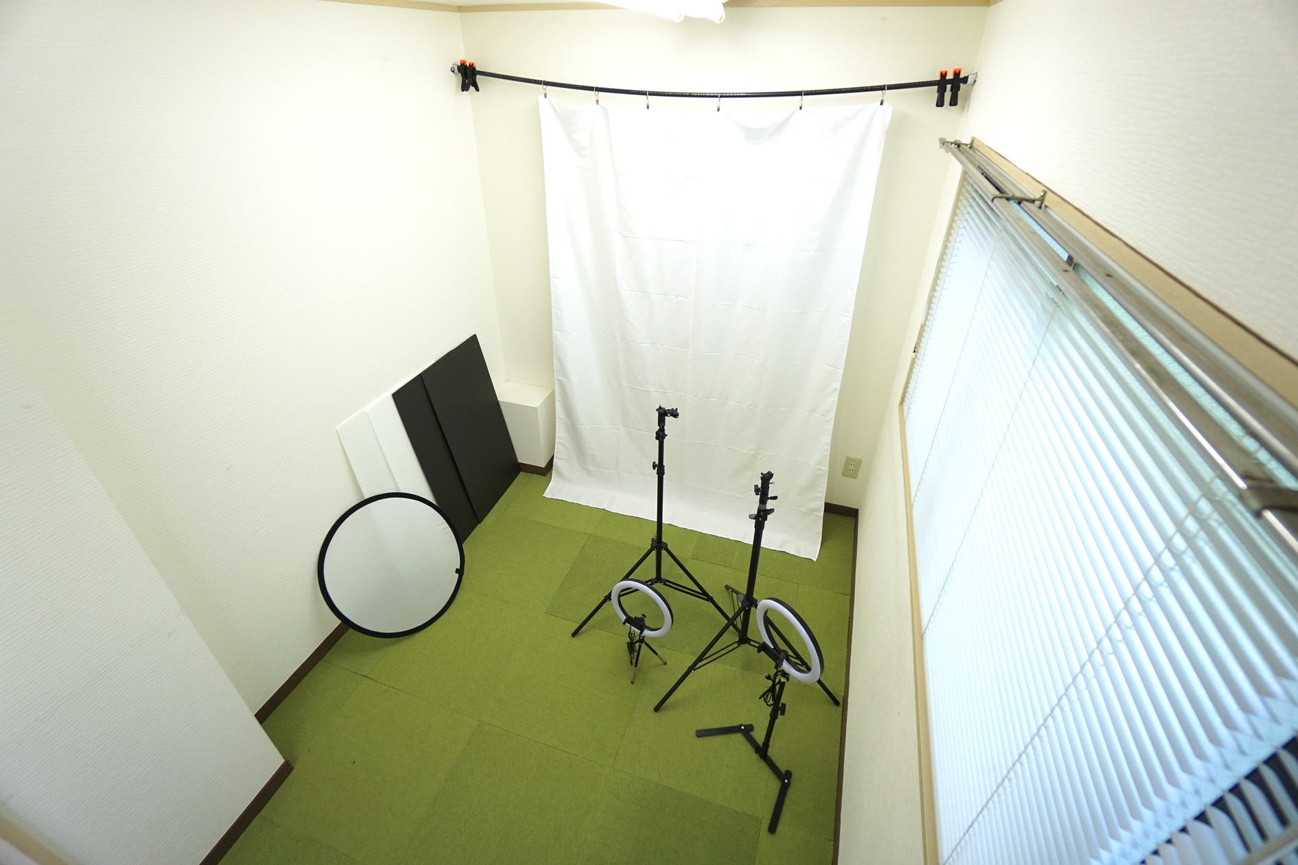 ＜写話室赤坂＞【オープニングキャンペーン✨】赤坂駅徒歩1分🚃完全個室✨Wi-Fi📶プロジェクタ🎥背景布/三脚/リングライトあり💡の写真13