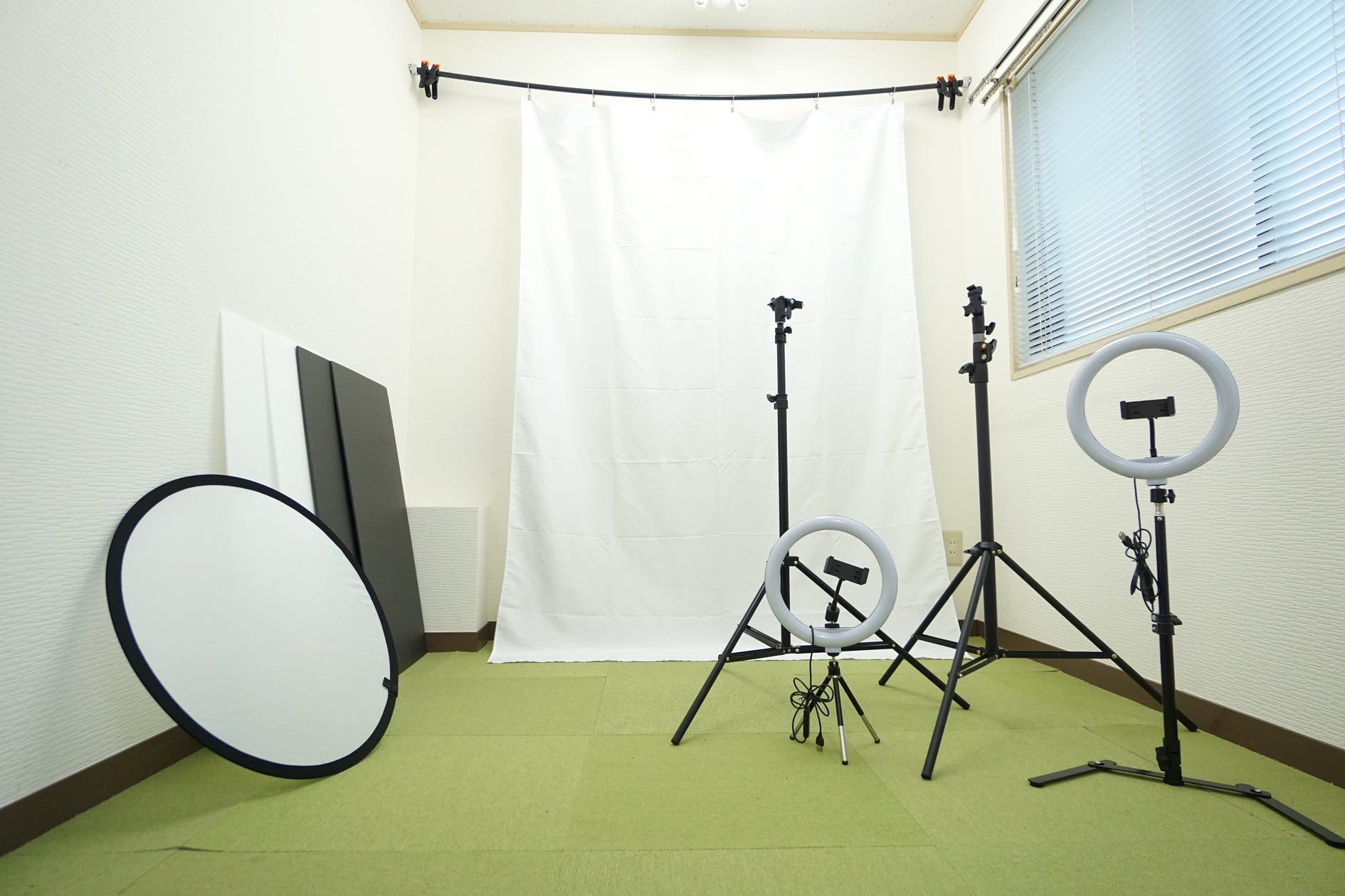 ＜写話室赤坂＞【オープニングキャンペーン✨】赤坂駅徒歩1分🚃完全個室✨Wi-Fi📶プロジェクタ🎥背景布/三脚/リングライトあり💡の写真12