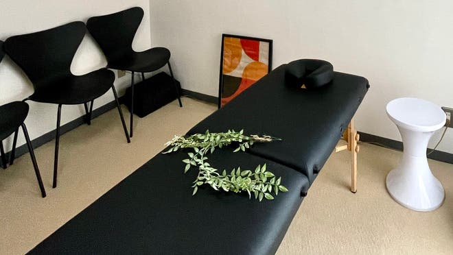 大丸錦出口正面!完全個室のワークスペース/大型モニター/Web会議/ミーティング/作業スペース/レンタルサロンの写真5