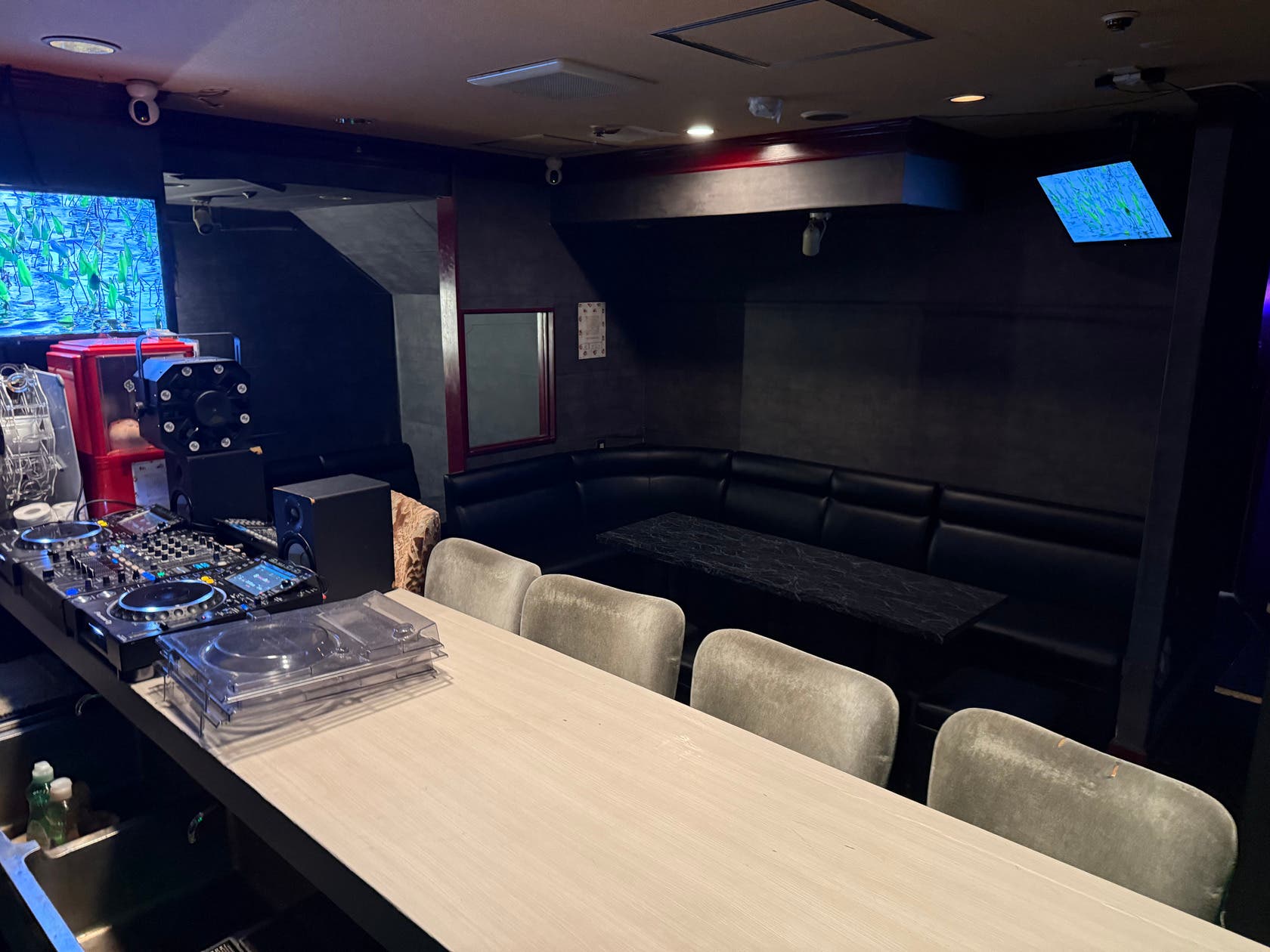 歌舞伎町バッティングセンター近くのBARの写真3