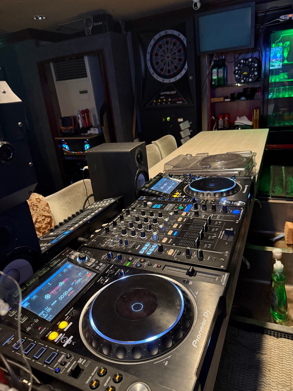 歌舞伎町バッティングセンター近くのBARの写真6