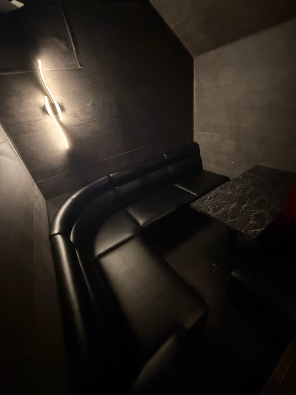 歌舞伎町バッティングセンター近くのBARの写真2