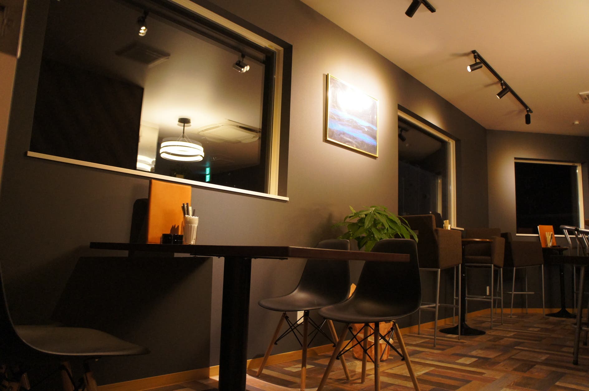 淡路島の淡路市の中心地にある元BAR店舗のレンタルスペースの写真1