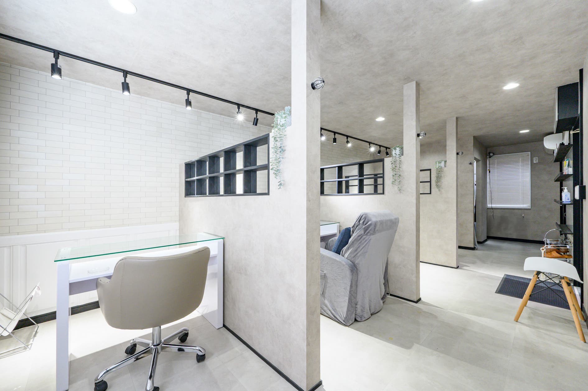 【北千住徒歩5分】あなたの“好き”でサロンワークをもっと自由に。ネイルスペース②の写真1