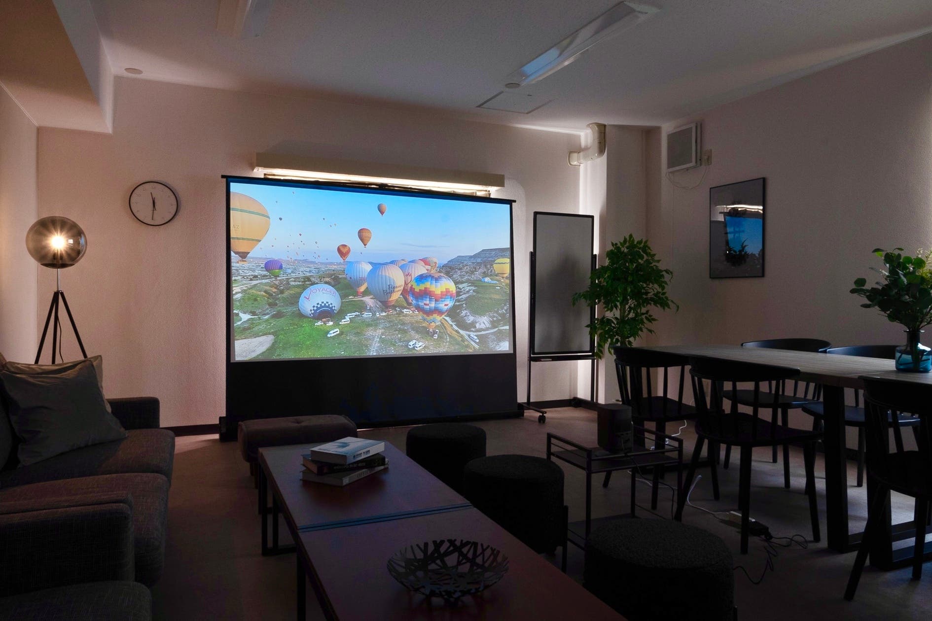 《駅近4分🚃》最大20名🎉100㌅巨大スクリーン🆗飲食🆗会議/懇親会/ビジネス利用に最適💻の写真8