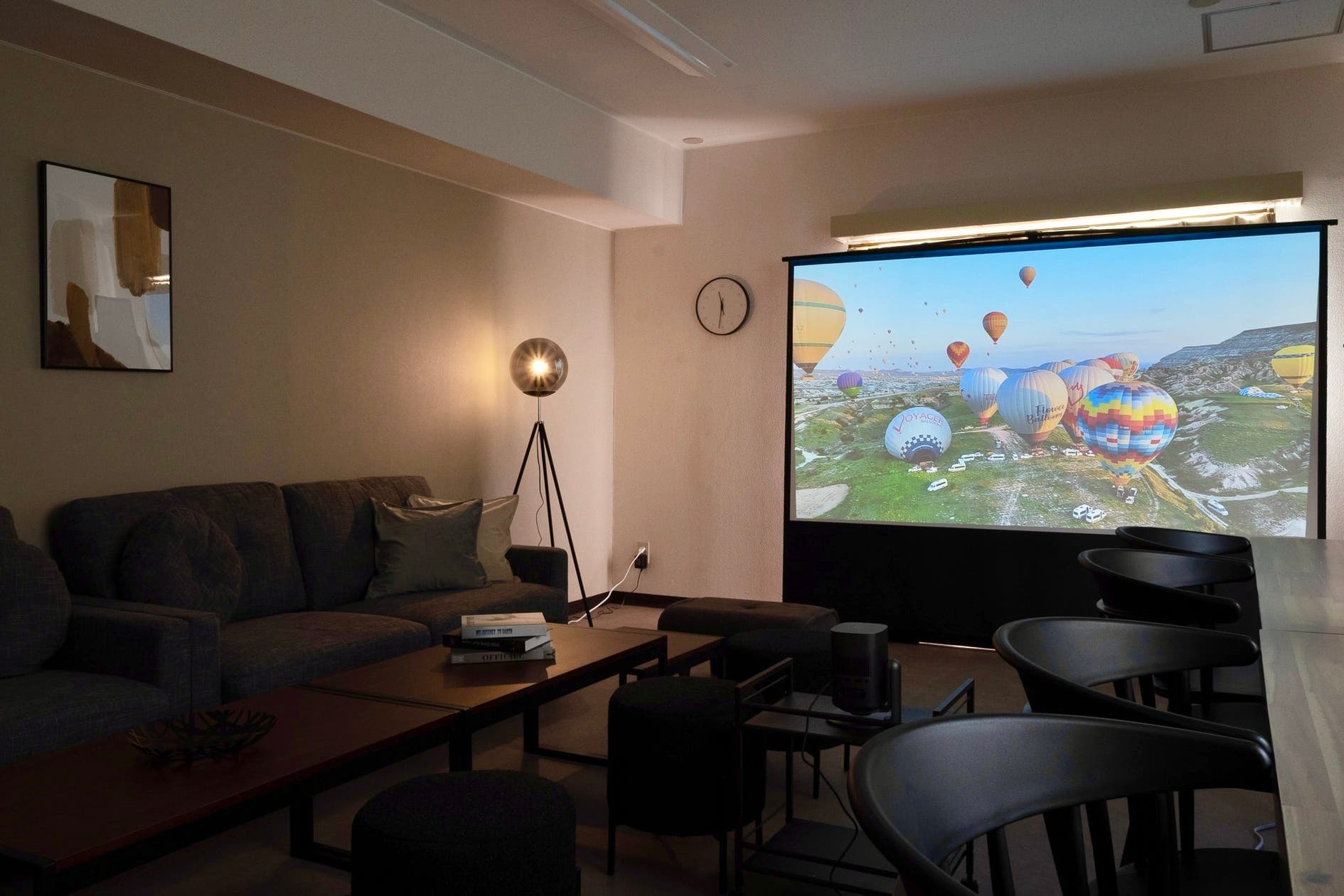 《駅近4分🚃》最大20名🎉100㌅巨大スクリーン🆗飲食🆗会議/懇親会/ビジネス利用に最適💻の写真9