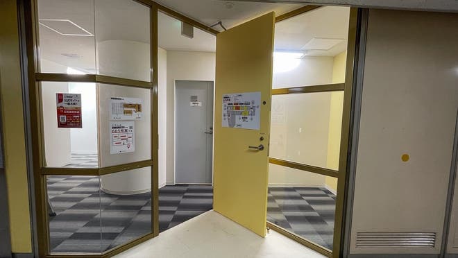 〈駅直結!新橋駅徒歩0分|1名個室〉ビジネス利用に最適!ワンコイン会議室 新橋|『605号室-防音室02』の写真21