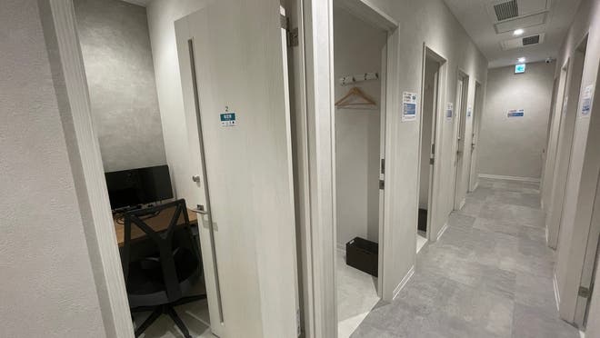 【京都河原町駅から徒歩1分】モニター・ウォーターサーバーあり!1名個室(ブース9)※予約時間前は入室不可の写真2