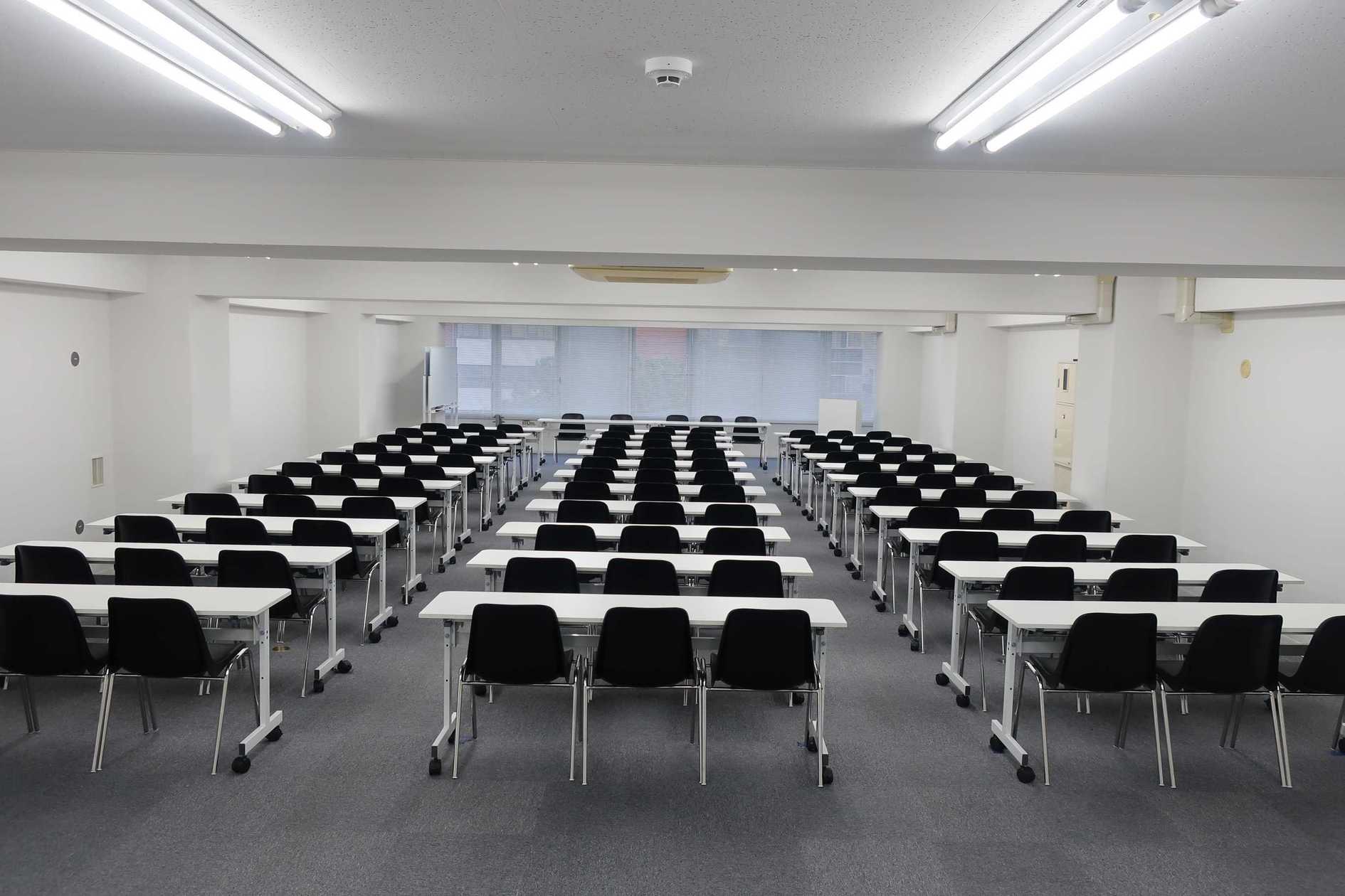 【関内駅徒歩1分】160名収容/160㎡/低価格でコスパ良好/実績多数/高速Wi-Fi/PJ/マイク/スクリーン等備品全て無料の写真1