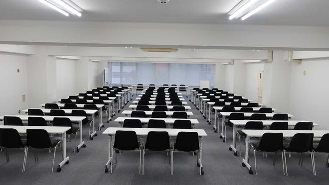 【関内駅徒歩1分】160名収容/160㎡/低価格でコスパ良好/実績多数/高速Wi-Fi/PJ/マイク/スクリーン等備品全て無料の写真1