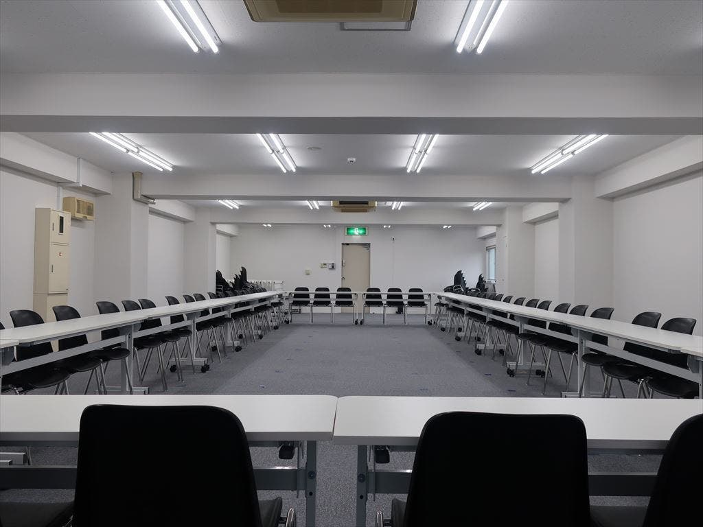 【関内駅徒歩1分】160名収容/160㎡/低価格でコスパ良好/実績多数/高速Wi-Fi/PJ/マイク/スクリーン等備品全て無料の写真5