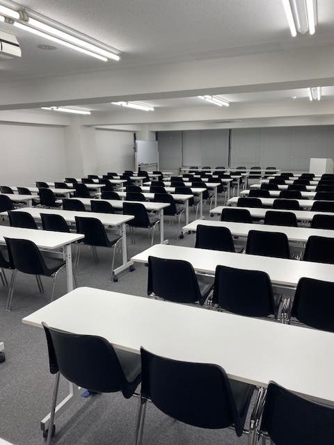 【関内駅徒歩1分】160名収容/160㎡/低価格でコスパ良好/実績多数/高速Wi-Fi/PJ/マイク/スクリーン等備品全て無料の写真10