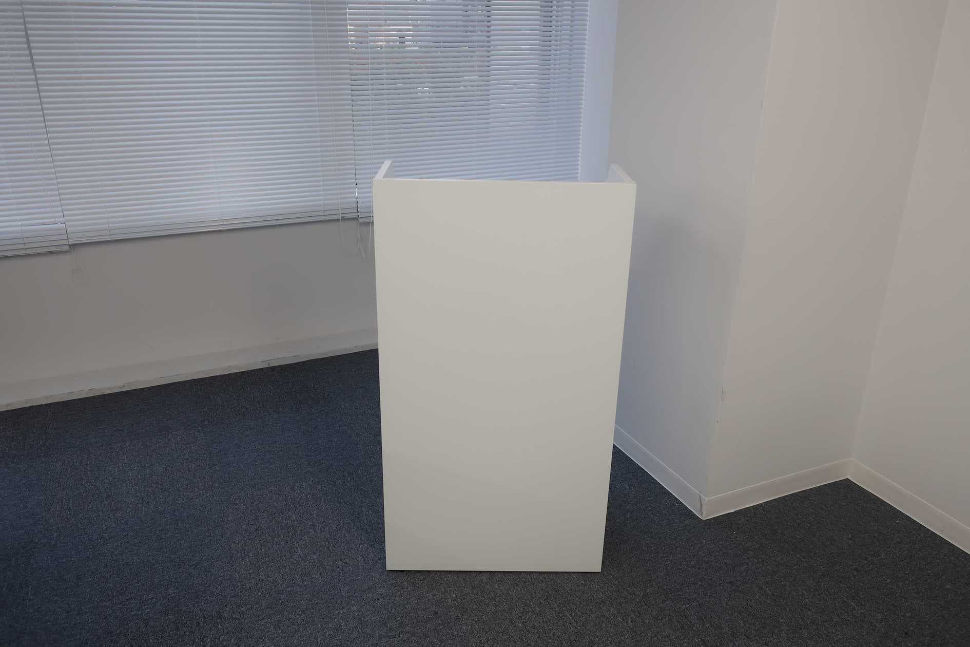 【関内駅徒歩1分】160名収容/160㎡/低価格でコスパ良好/実績多数/高速Wi-Fi/PJ/マイク/スクリーン等備品全て無料の写真18