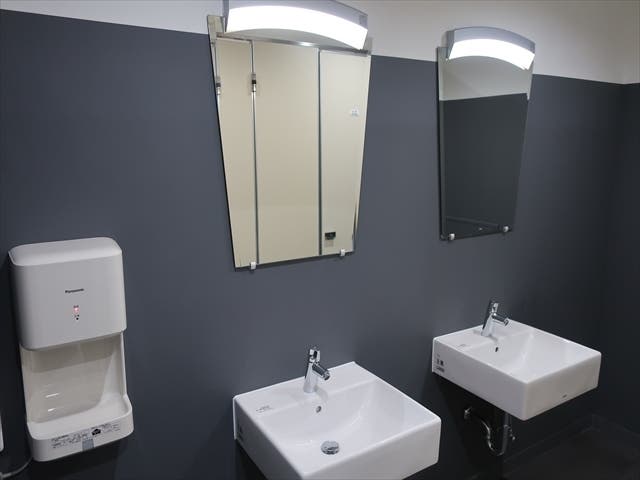 【関内駅徒歩1分】160名収容/160㎡/低価格でコスパ良好/実績多数/高速Wi-Fi/PJ/マイク/スクリーン等備品全て無料の写真28