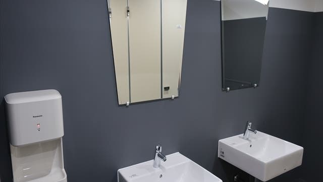 【関内駅徒歩1分】160名収容/160㎡/低価格でコスパ良好/実績多数/高速Wi-Fi/PJ/マイク/スクリーン等備品全て無料の写真28