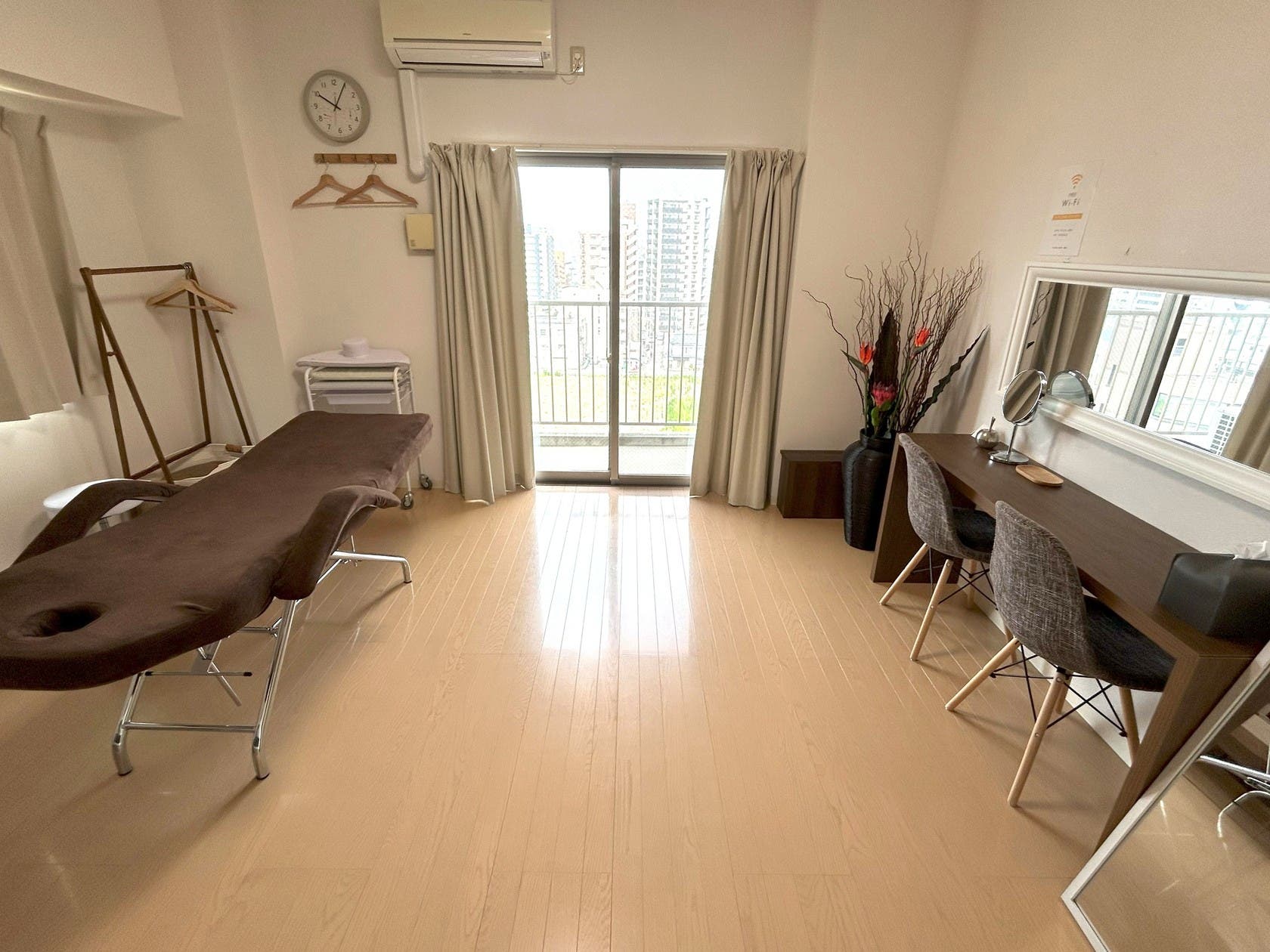 【金山駅徒歩2分】✨広々33㎡の日当たり良好完全個室✨シャワー&タオルレンタル✨30分清掃タイム付✨備品充実✨ゴミ捨て無料の写真1