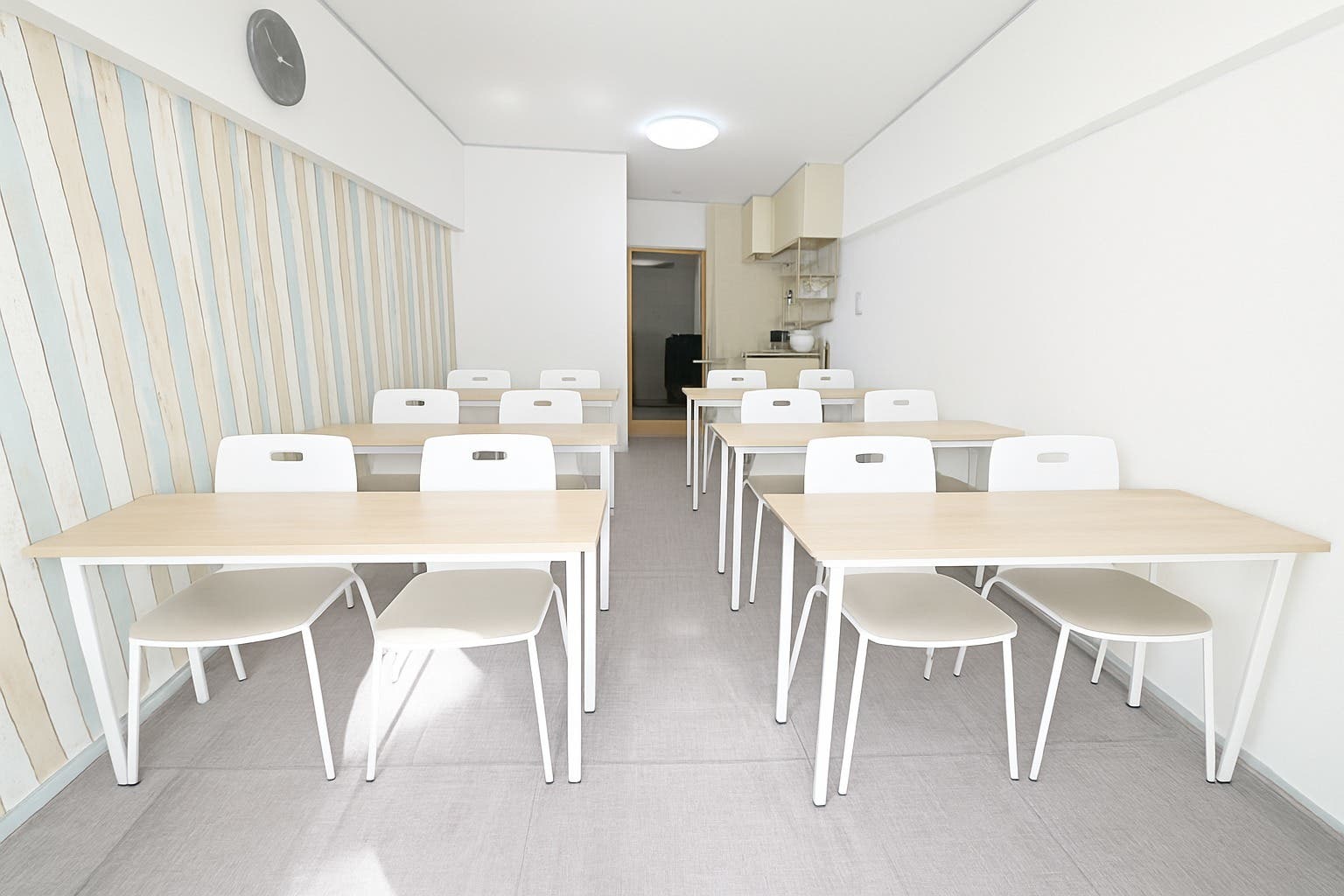 【FRIENDSⅧ】天神南駅徒歩10秒！会議、撮影、ボードゲーム、など可能！プロジェクター等無料！光回線の写真5